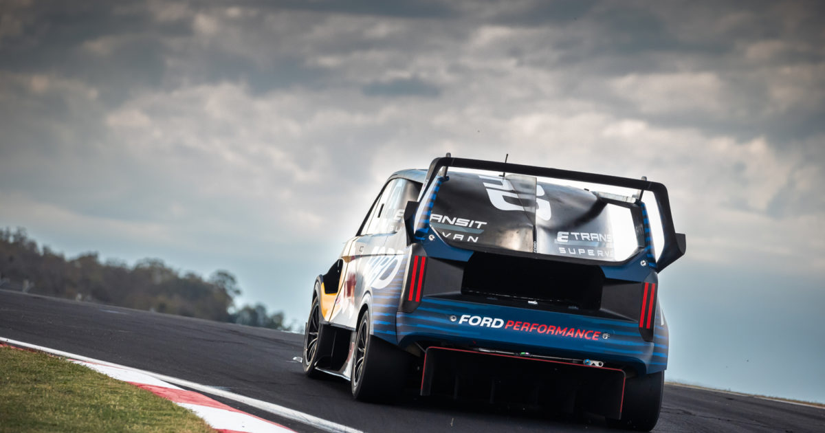 AUTOMOBIL REVUE | Ford Transit Super Van 4.2 EV: Rekordfahrt auf dem…