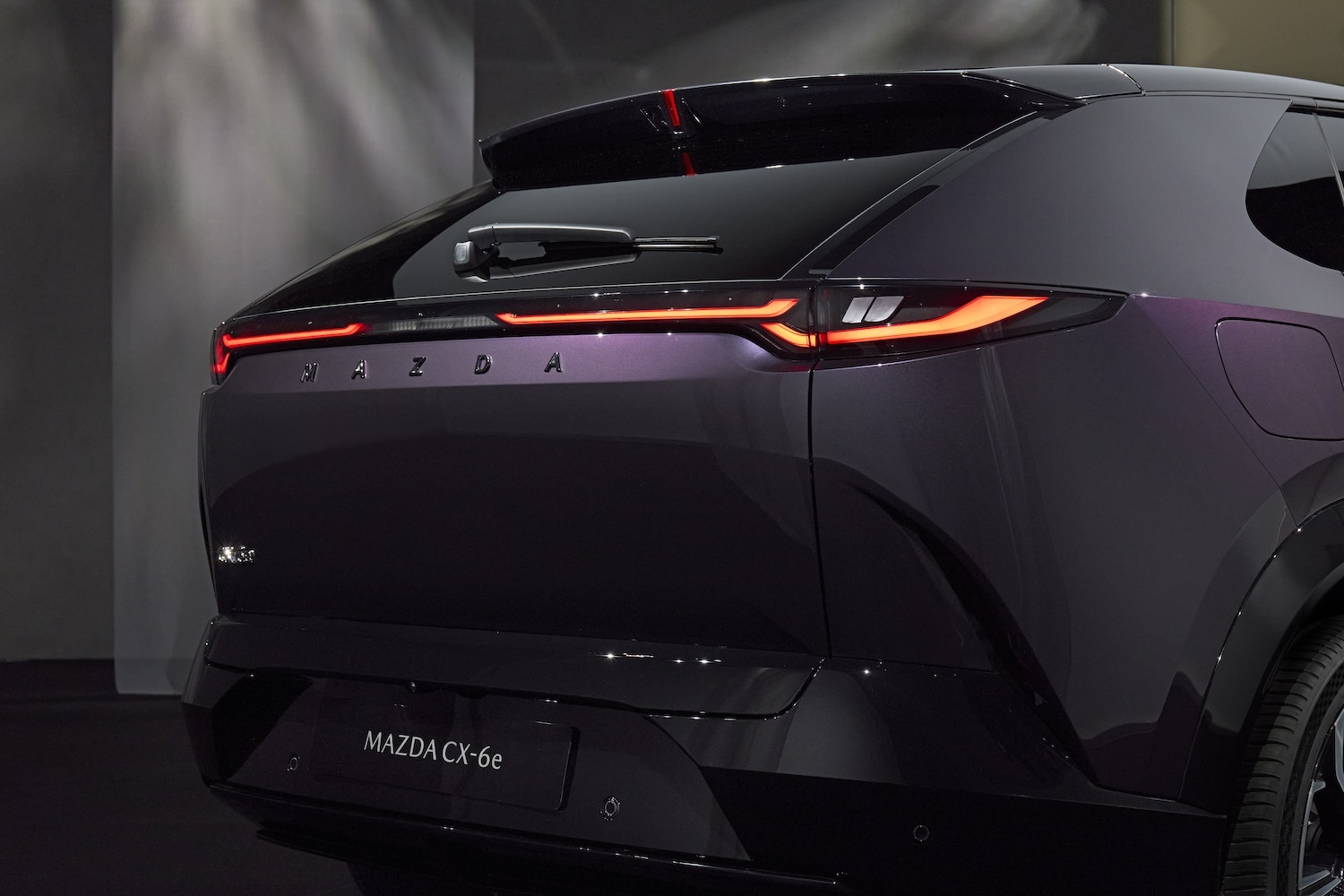 AUTOMOBIL REVUE | Mazda CX-6e: Der japanische Hersteller setzt bei…